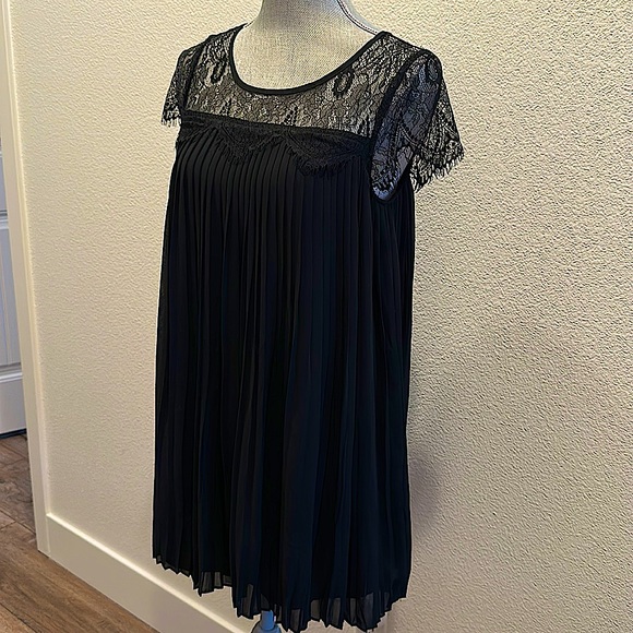 Darling | Dresses | Darling Lace Pleated Dress | Poshmark